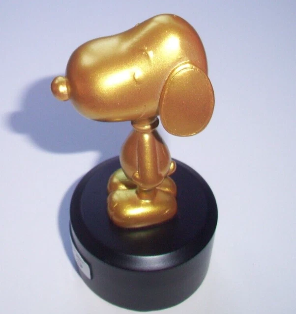 SNOOPY AND CHARLIE Brown The Peanuts Movie Golden Snoopy On Plinth Boxed £24.99 - PicClick UK