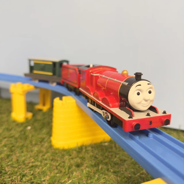 TOMY PLARAIL TRACKMASTER James TS-05 Thomas The Tank Engine Used £18.95 - PicClick UK