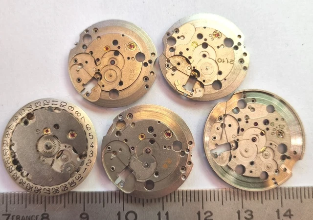 LOT DE PIECES de mouvements montres anciennes Lip cal R136 pour horloger EUR 29,00 - PicClick FR