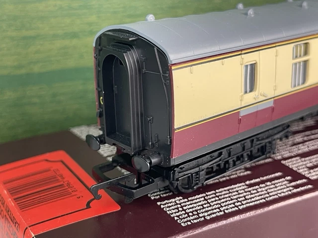 HORNBY R4073 OO Gauge Model Railway BR Mk1 BG Full Parcels Coach ...