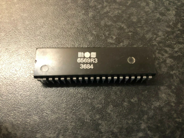 6569 R3 VIC-II Chip for the Commodore 64 C64 - Tested & Working. MOS ...