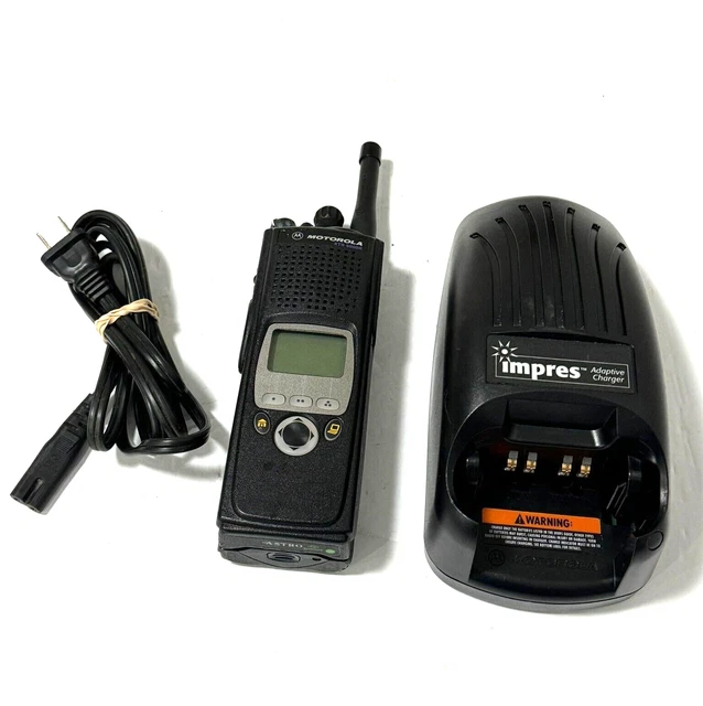 MOTOROLA XTS 5000 450-520 MHz H18SDF9PW6AN Portable Radio Bundle $431. ...