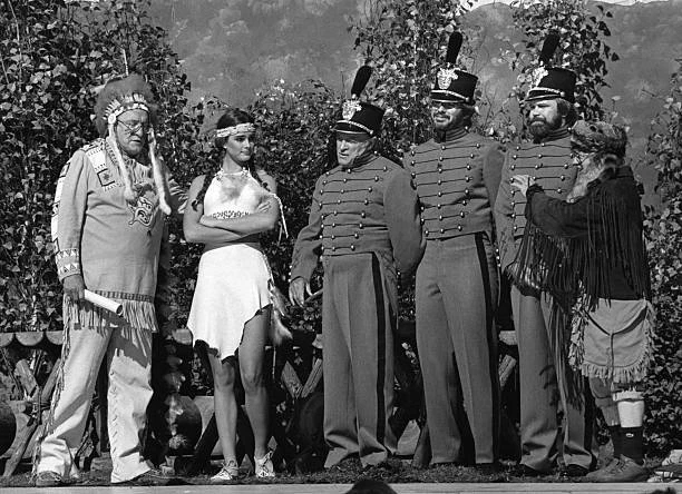 BROOKE SHIELDS, GEORGE C Scott, Bob Hope, Robert Urich, Glen Campb ...