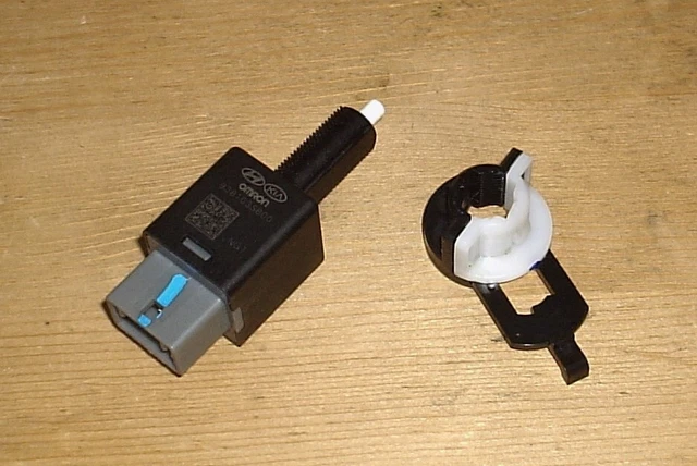 HYUNDAI KIA BRAKE pedal switch & retainer clip 938103S800 stop lamp ...