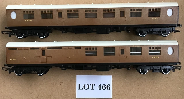 TRI-ANG THOMPSON LNER teak coaches, R745 & R 746 (lot 466) £15.49 ...