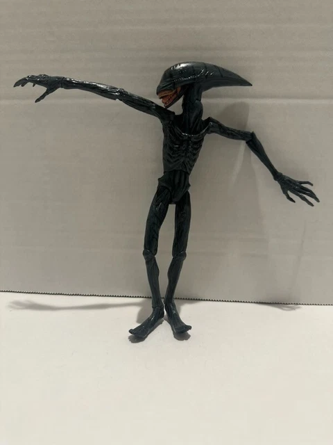 PROMETHEUS DEACON PROTO Alien 7" Scale Action Figure 2012 NECA $85.00 ...