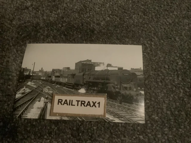 RAILWAY STEAM PHOTOGRAPH - 92085 & Driver At Birmingham Snow Hill ...