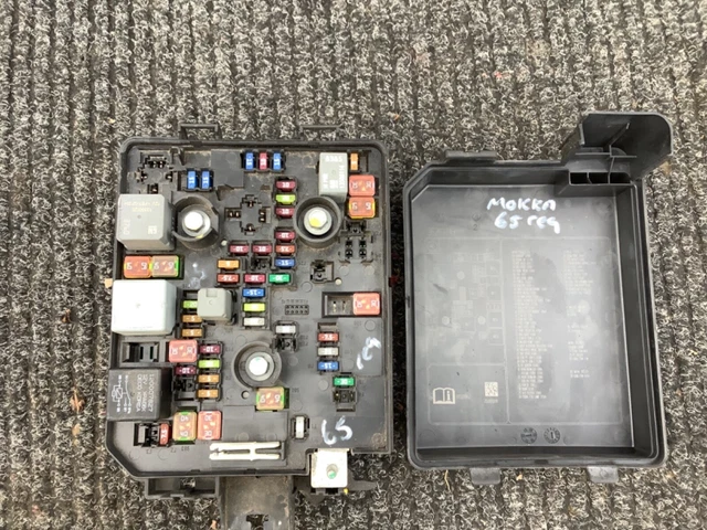 VAUXHALL MOKKA GENUINE Engine Bay Fuse Board 1.6 Cdti 94520912 Bw3 65 ...