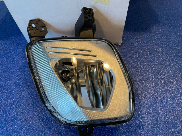 NEW GENUINE FORD Fiesta Mk8 1.0 / 1.1 / 1.5 Rh Fog Lamp Light 17 To 20 ...