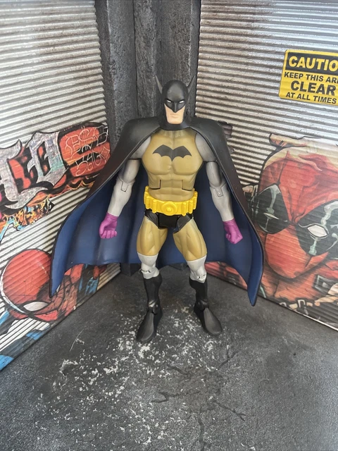 DC UNIVERSE CLASSICS Legacy Edition First Appearance Batman (Lire la ...