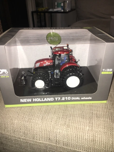 UNIVERSAL HOBBIES PES011 New Holland T7.210 Dual Wheels Terracotta New ...