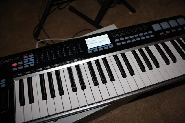 SAMSON GRAPHITE 49 USB MIDI Keyboard Controller, 49-Key $81.12 ...