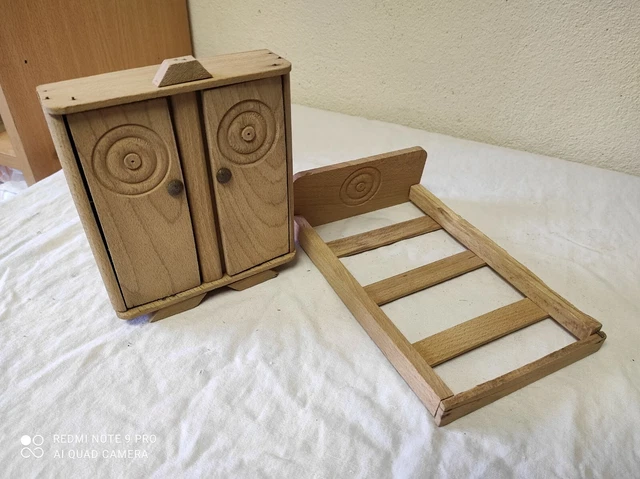 JOUET ANCIEN CHAMBRE de poupée en bois Armoire + lit EUR 30,00 - PicClick FR