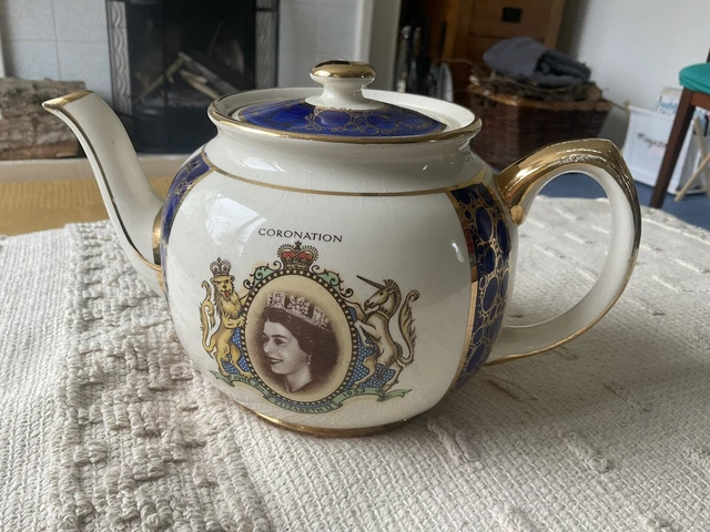 RARE QUEEN ELIZABETH II Coronation 1953 British Teapot 9" Ringtons ...