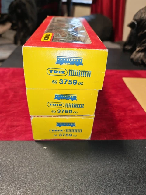 3 H0 TRIX 3759 3rd Class 4-Wheel Coaches in DB Green £21.50 - PicClick UK