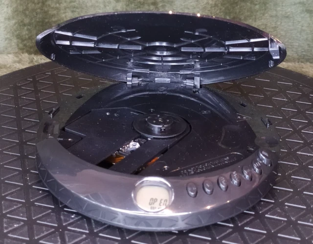 GROOVE RETRO SERIES Personal CD Player Compact Disc Discman Red £14.99 ...