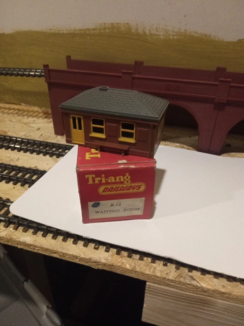 TRIANG RAILWAY Station R62 Waiting Room Building Boxed Oo Gauge 00 £6. ...