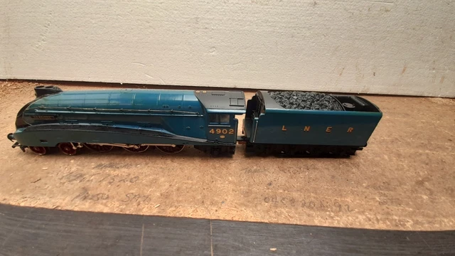 HO MODEL TRAINS Ho Hornby A4 Loco Seagull Blue Suit Auscision $12,000. ...