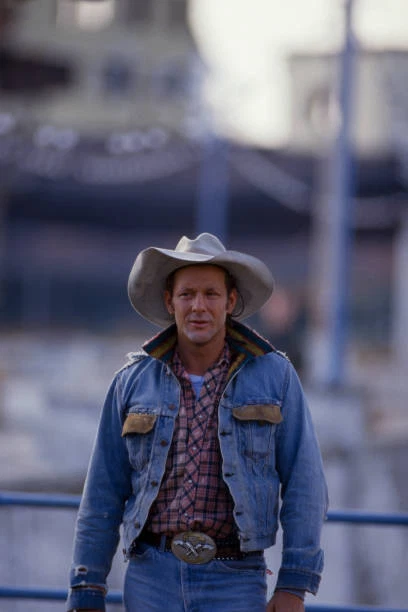 MICKEY ROURKE IN cowboy attire for the filming of HomeBoy in 1987 Old ...