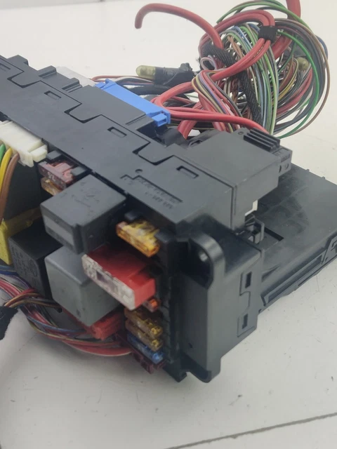 MERCEDES C-CLASS W203 COMBO C200 COMPRESSOR Fuse Box 2035454201 £143.45 ...