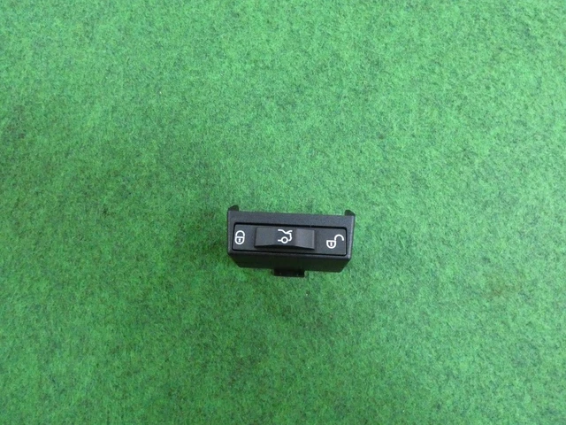 ORIGINAL MERCEDES-BENZ W205 Classe C Interrupteur A2059051003 EUR 30,00 ...