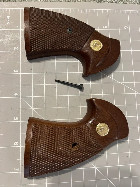 FACTORY ORIGINAL COLT Python Target Grips I Frame Gold Medallions 3rd ...