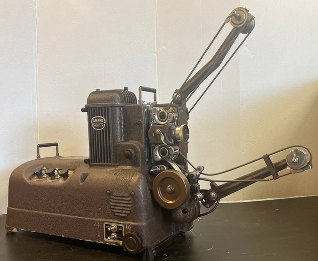 VINTAGE SIMPLEX-AMPRO PREMIER-20 16mm Cine Film Projector with Nice ...