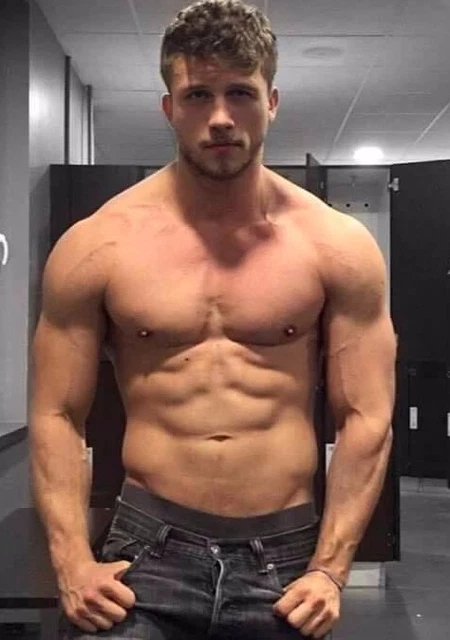 Shirtless Male Beefcake Muscular Jock Hunk Awesome Physique Dude Photo
