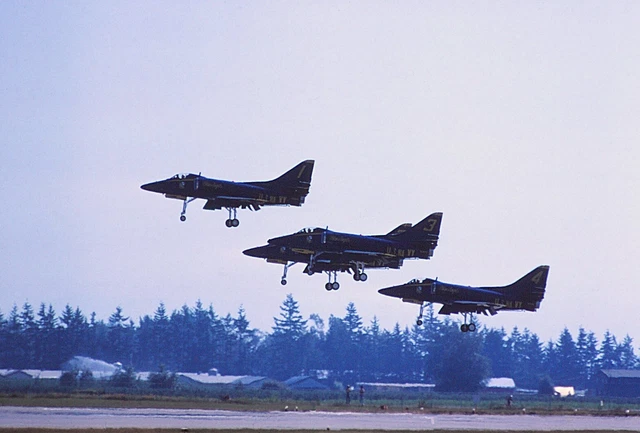 ORIGINAL COLOUR SLIDE US Navy's 'Blue Angels' - 4x A-4F Skyhawk £4.99 ...