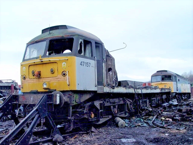 CLASS 47 NO 47157 with 47214 at booths rotherham rip £1.20 - PicClick UK