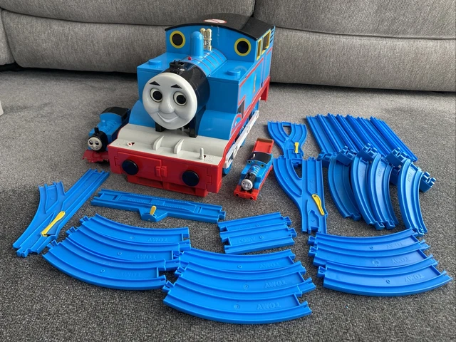 TOMY TRACKMASTER THOMAS The Tank Engine Giant Thomas Storage Vintage ...