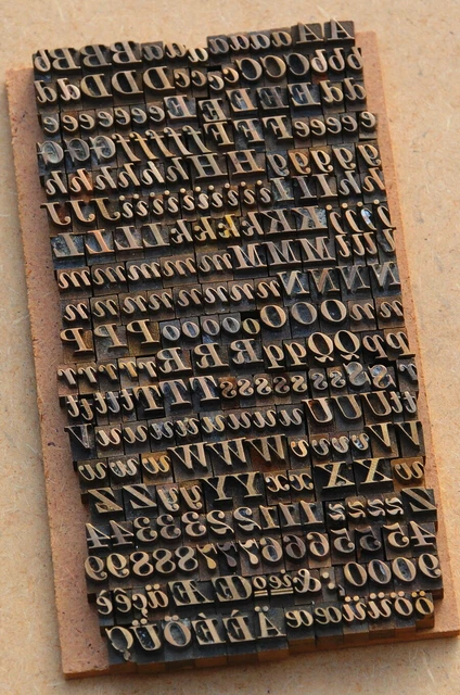 POLICE DE CARACTÈRES à dorer fer reliure dorure bronze.laiton ancien ...