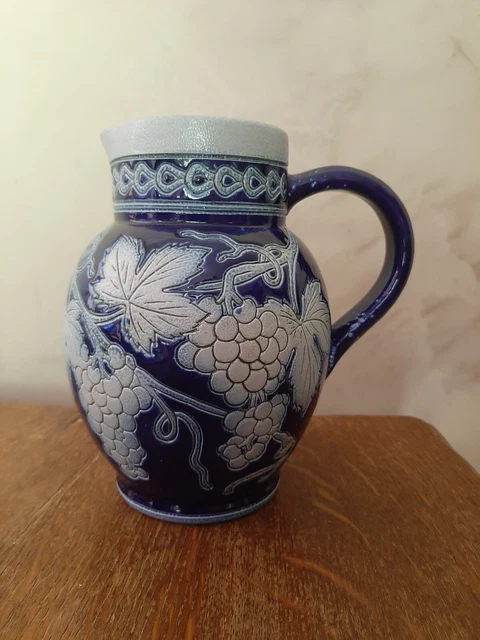 ANCIEN XXÈME PICHET, carafe en grès d'Alsace Betschdorf décor raisin et vigne EUR 25,00 ...