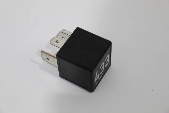 VW GOLF 1K Mk5 Starter Motor 433 Relay 3D0951253A EUR 26,17 - PicClick DE