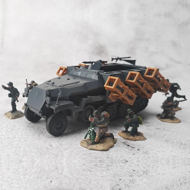 1:72 SCALE GERMAN SdKfz 251 Tank Model 4D Heavy Battle Tank £8.84 ...