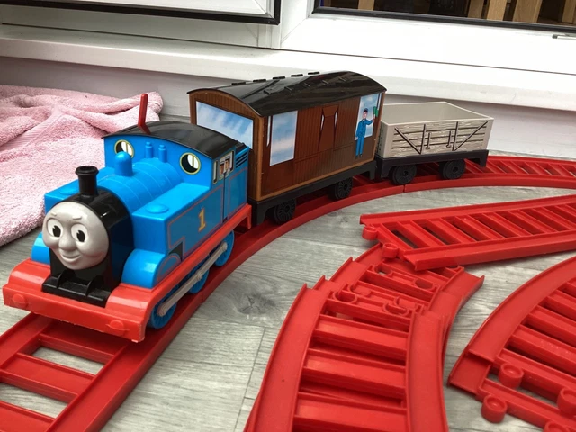 VINTAGE 1980'S MERIT Big Big Thomas The Tank Engine + 2 Trucks + 10 ...