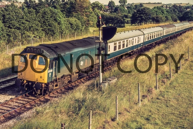UK DIESEL TRAIN Railway Photograph Of Class 25 25223 Loco. (Rm25-182) £ ...
