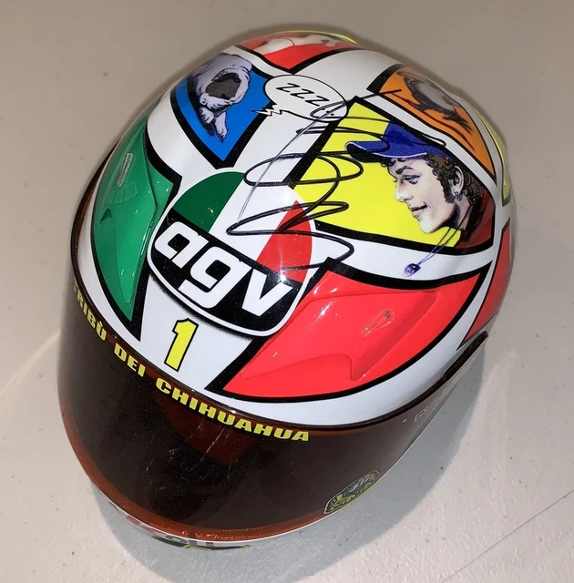CASQUE SIGNÉ VALENTINO Rossi Mugello 2006 (Milo Manara) échelle 1:2 ...