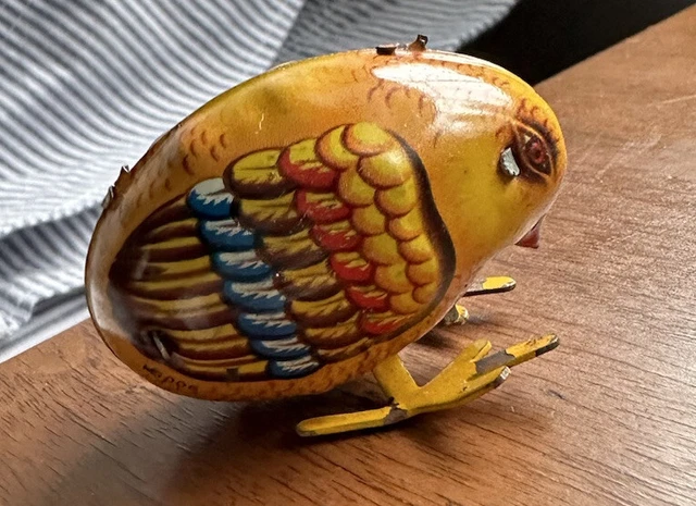 VINTAGE TIN HOPPING Wind up Pecking Chicken Bird Made in China, No Key ...