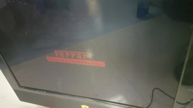 ACER FERRARI F-20 schwarz-rot 20" LCD Monitor Special Edition Einbau ...