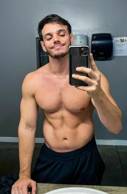 SHIRTLESS MALE MUSCULAR Beefcake Scruffy Face Pumped Chest Jock PHOTO ...