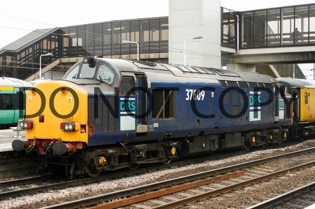 UK DIESEL TRAIN Railway Photograph Of Class 37 37609 Loco. Rm37-1528 £1 ...