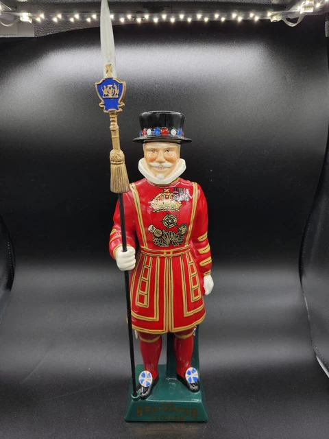 VINTAGE BEEFEATER GIN Yeoman Decanter Ceramic Statue EMPTY Carlton Ware ...