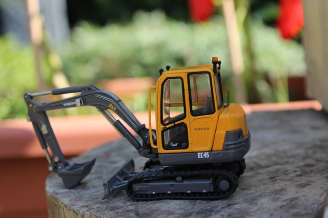 MODELL BAUFAHRZEUGE VOLVO EC45, Minibagger, 1/50 EUR 69,95 - PicClick FR