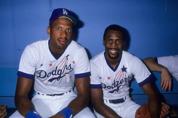 ATHLETE KAREEM ABDUL-JABBAR athlete Thomas Hearns at 30th Hollywoo- Old ...