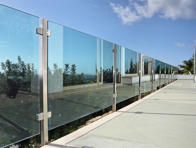 BALUSTRADE GLASS PANELS 10mm Thick & Stainless Steel Posts Deckings ...