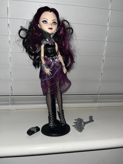 MONSTER HIGH EVER After High Raven Queen - Core Royals And Rebels Doll ...