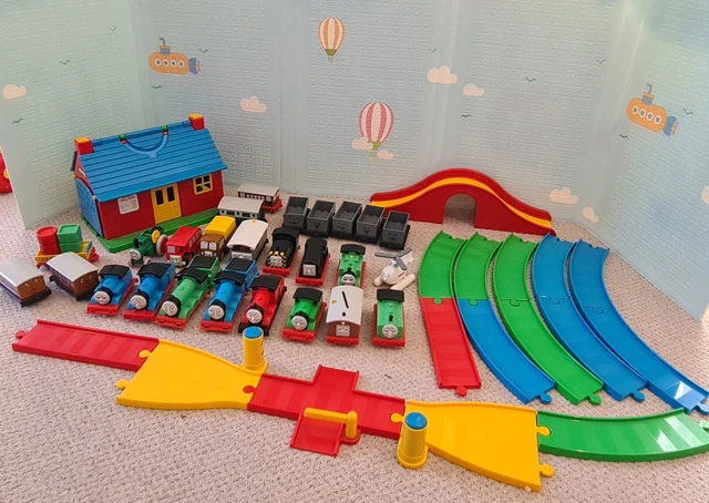 MY FIRST THOMAS The Tank Engine Golden Bear Trains Carriages Track ...