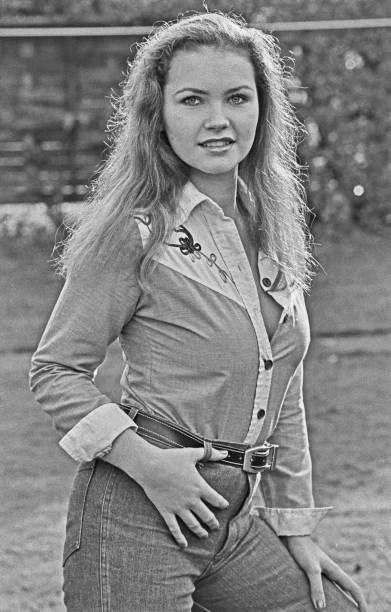 BRITISH ACTRESS FIONA Fullerton UK 14th October 1974 OLD PHOTO $8.50 ...