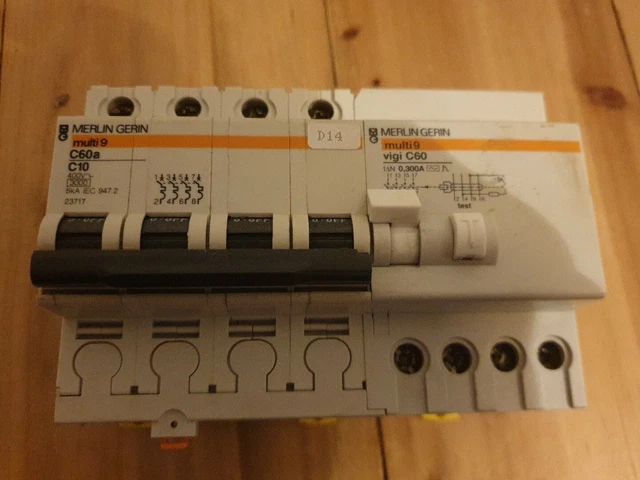 DISJONCTEUR DIFFÉRENTIEL TETRA 4P Merlin Gerin C60a C10 300mA (23717 ...